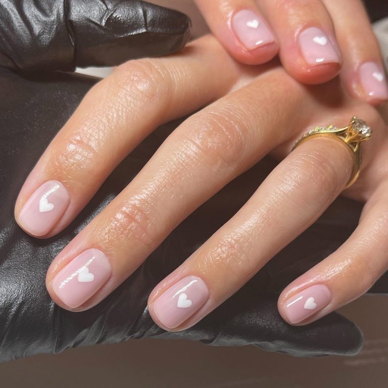 34 Minimal Manicure Ideas - Beauty Bay Edited