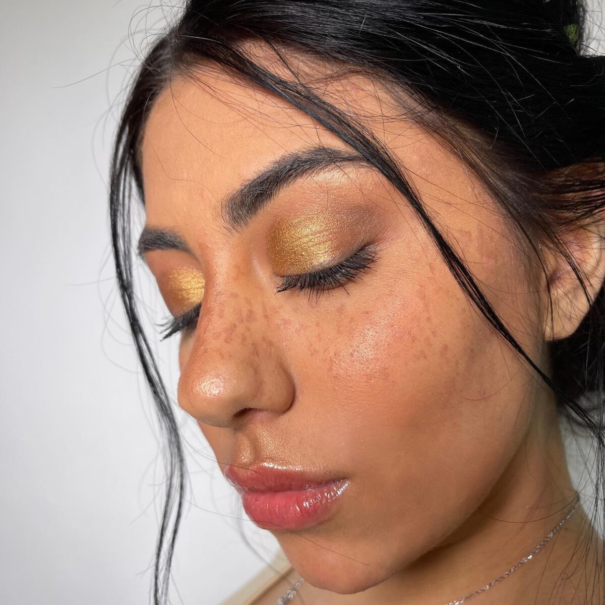 12 Gold Eyeshadow Looks To Try - Beauty Bay Edited