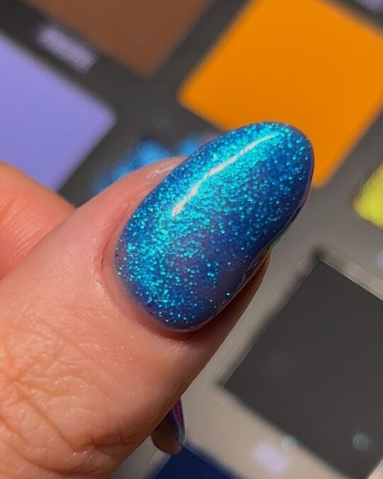 How To Turn Any Eyeshadow Into Nail Polish - Beauty Bay Edited