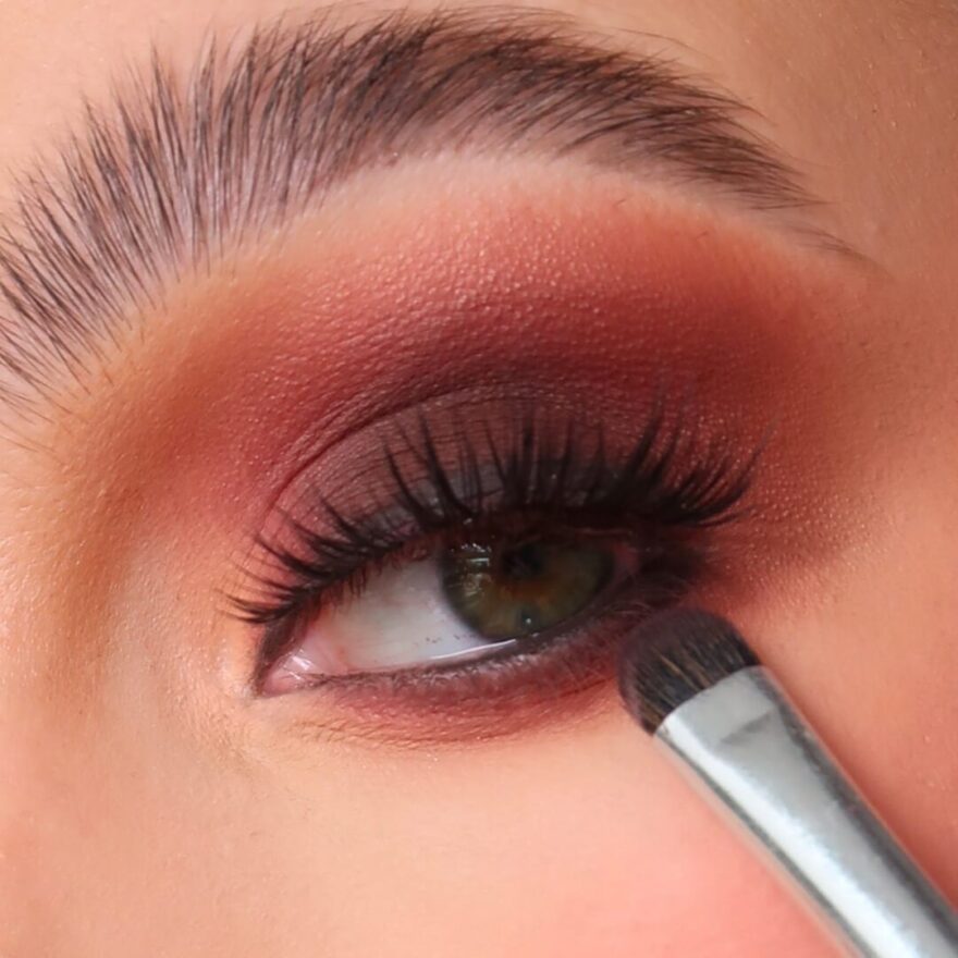 Easy Eyeshadow For A Rich Luxury Makeup Look - Beauty Bay Edited